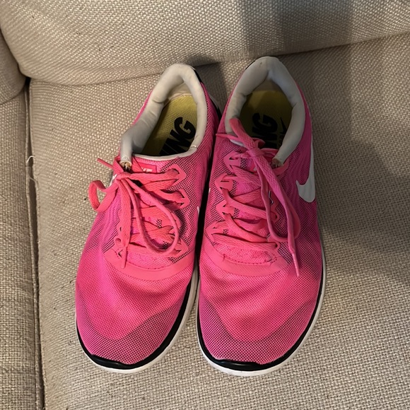 Nike | Shoes | Nike Hot Pink Sneaker Barefoot Ride Size 7 2 B4 | Poshmark